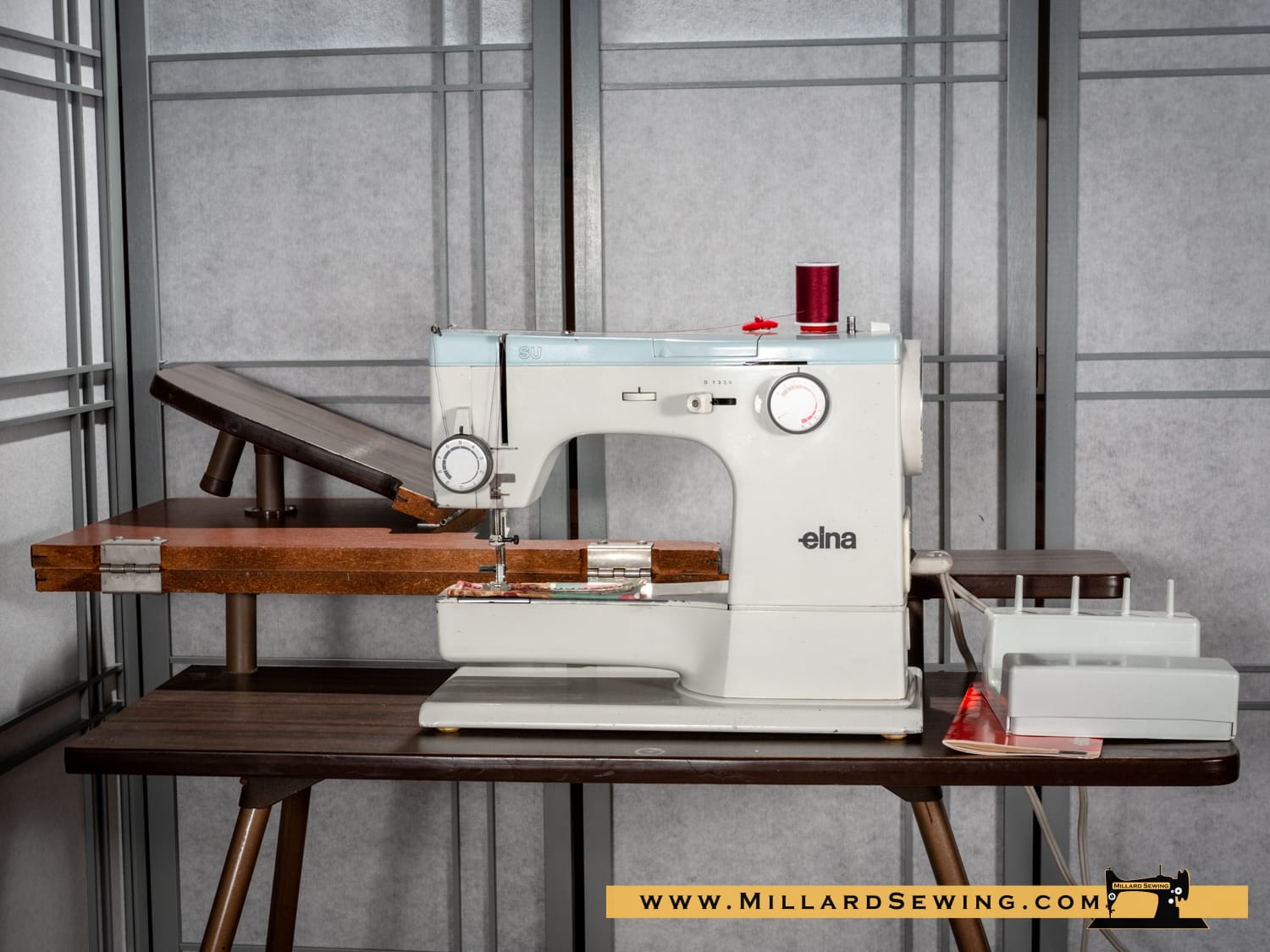 Elna SU Sewing Machine in Original Elna Folding Table – Millard Sewing ...