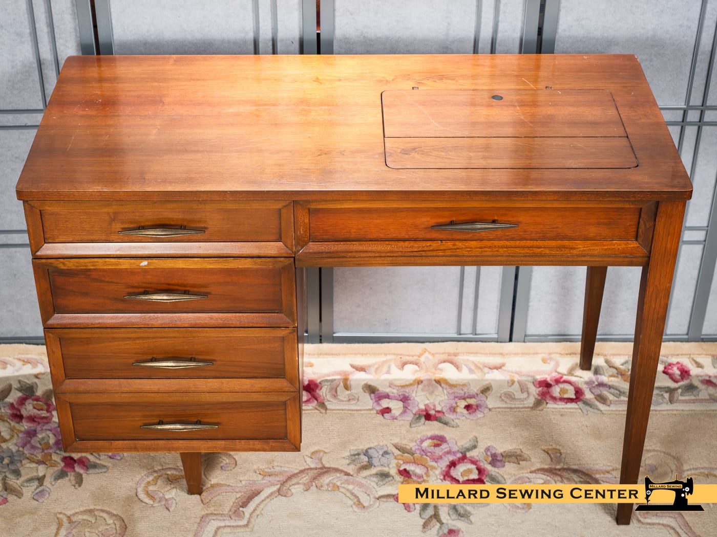 Singer, Bakersfield Cabinet – Millard Sewing Center