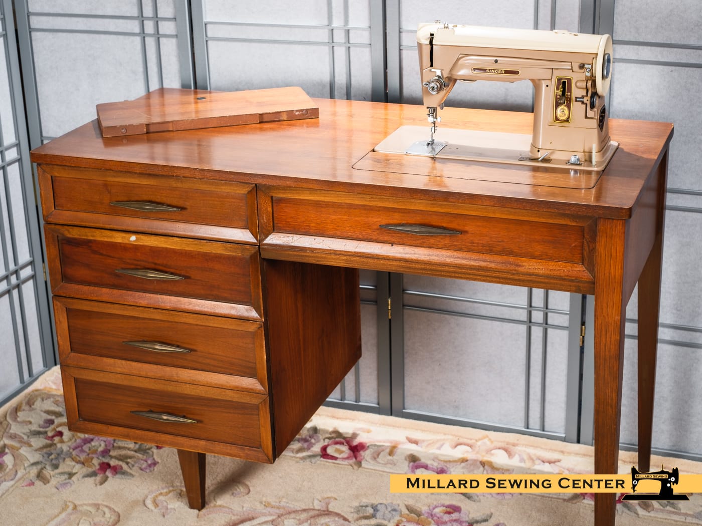 Singer, Bakersfield Cabinet – Millard Sewing Center