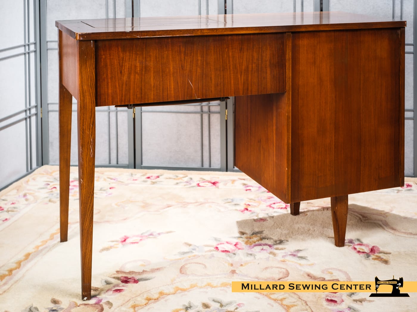 Singer, Bakersfield Cabinet – Millard Sewing Center